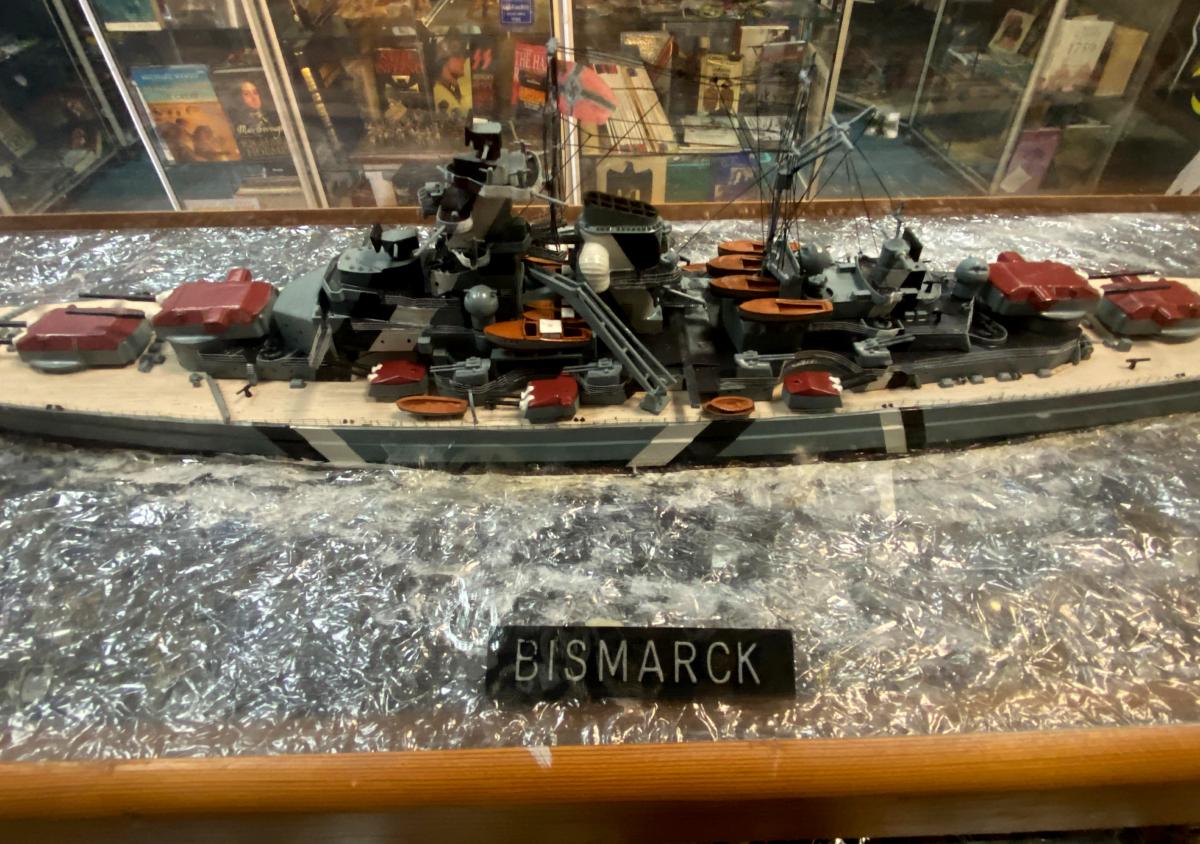 WW2 German Battleship Bismarck Cased Model Ship