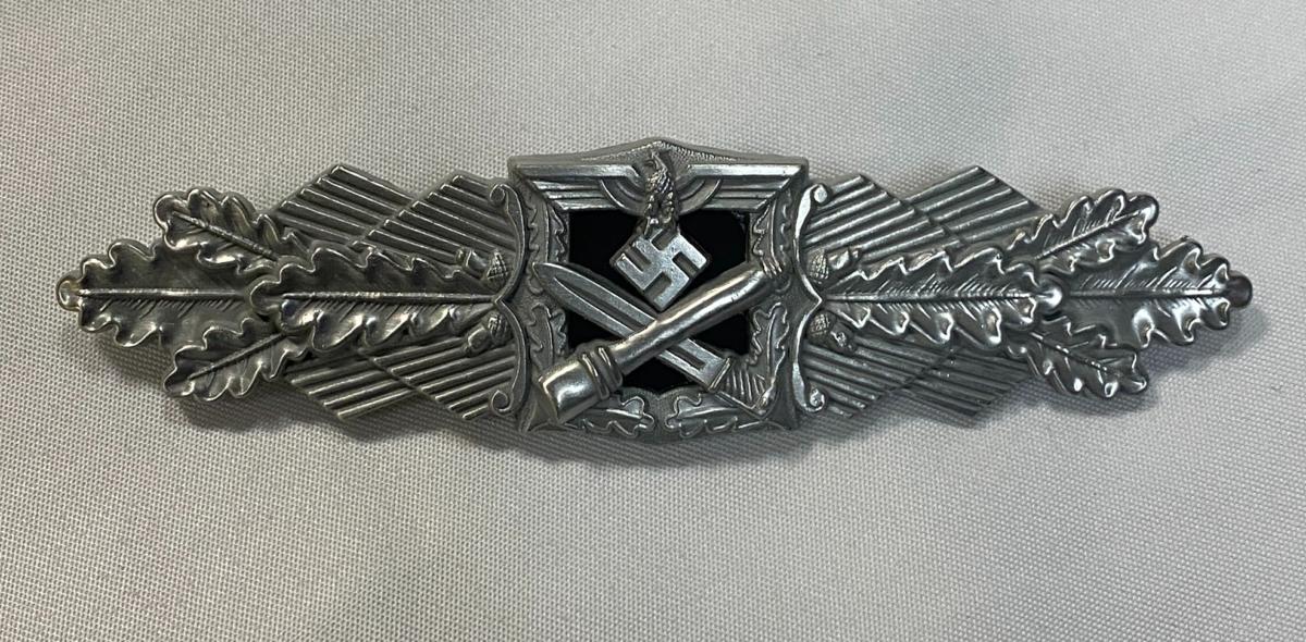 Replica Close Combat Clasp in Silver