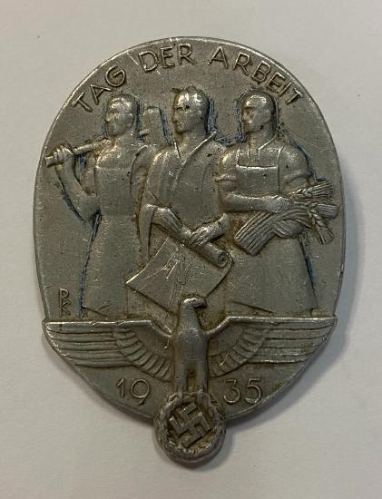 WW2 German Tag Der Arbeit 1935 Badge